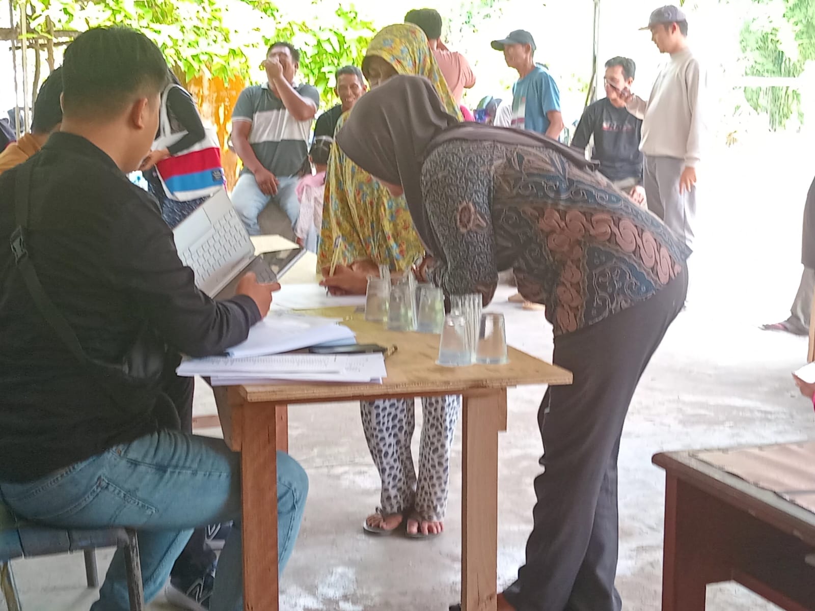 Hutang Warga Rp10 Juta Imbas Program Jahe Merah Akhirnya Lunas – Babel ... Hutang Warga Rp10 Juta Imbas Program Jahe Merah Akhirnya Lunas – Babel ...